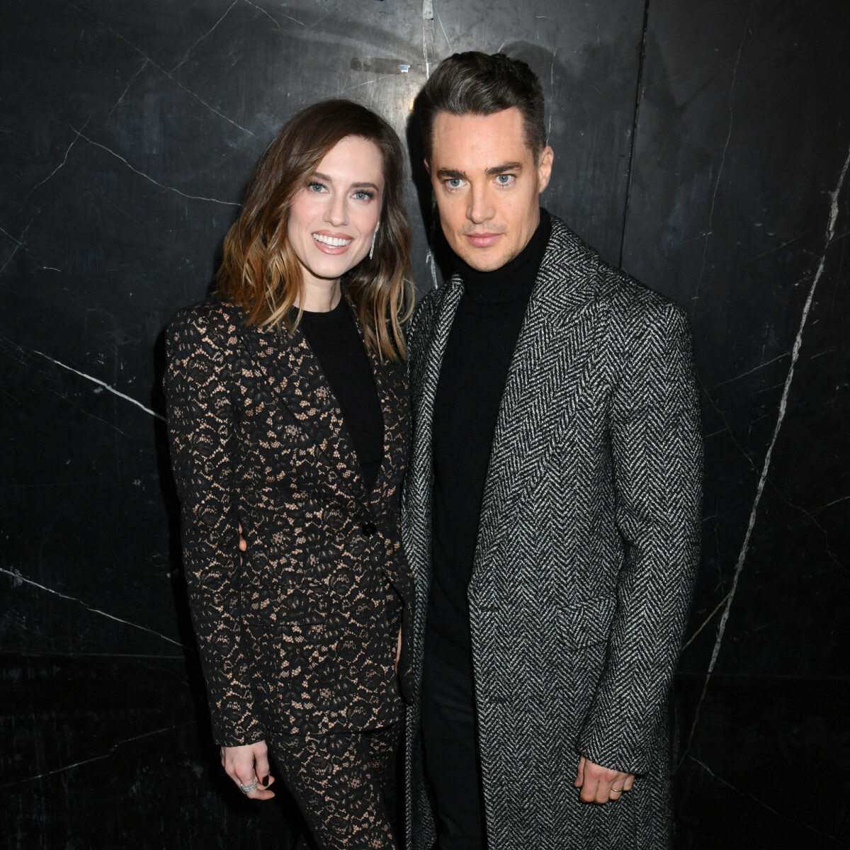 Photo : Allison Williams et Alexander Dreymon - Défilé Michael Kors ...