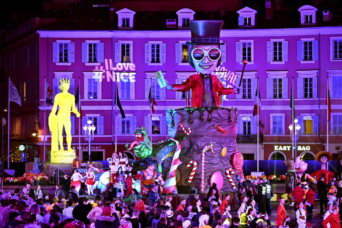 Photo : Le char Pop-Tarts durant le premier corso carnavalesque ... Photo : Le char Pop-Tarts durant le premier corso carnavalesque ...