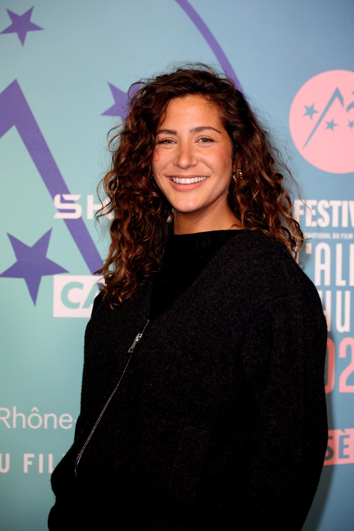 Photo : Une scène traumatisante. Manon Azem pour le film "Mercato" au ...