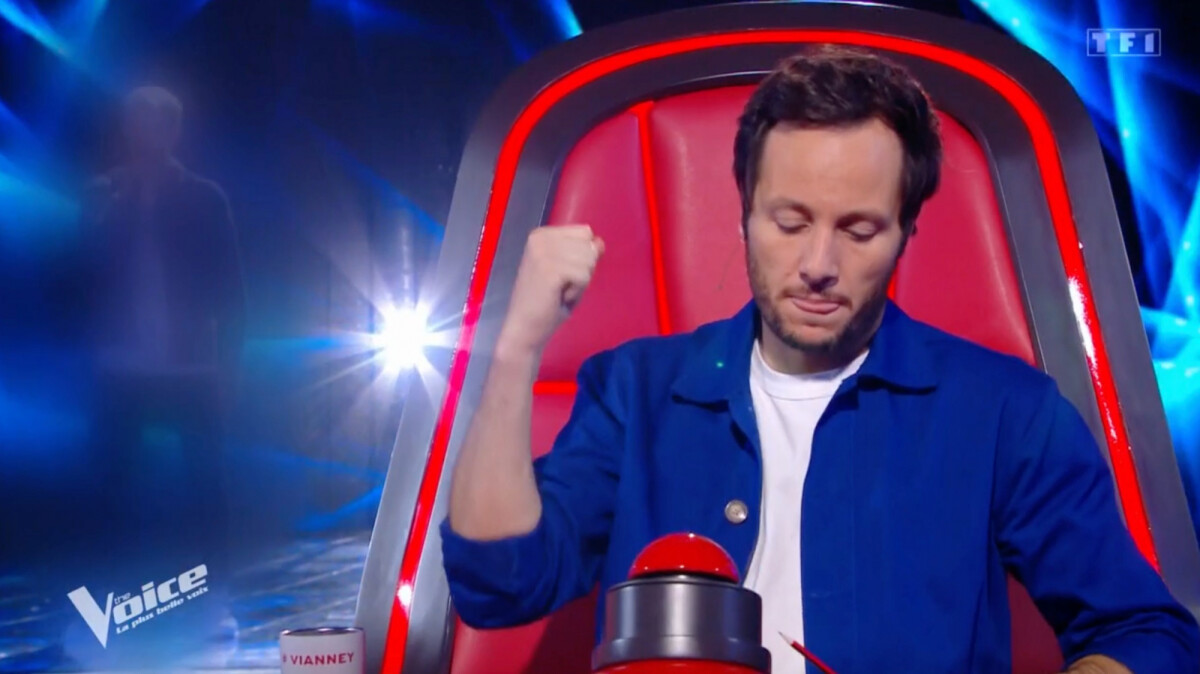 Photo : Vianney - sur le plateau de The Voice (TF1) aux côtés des autres coachs. - Purepeople