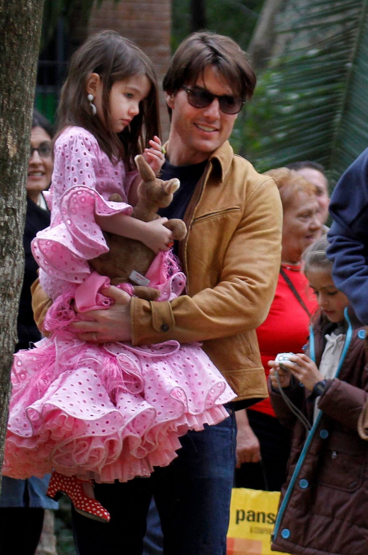 Vidéo : Suri Cruise a 18 ans : ces très rares et tendres photos avec ...