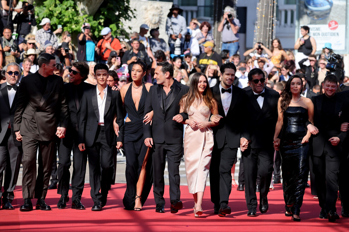 Photo : Ahmed Hamidi, Raphaël Quenard, Hugo Sélignac, Malik Frikah ...