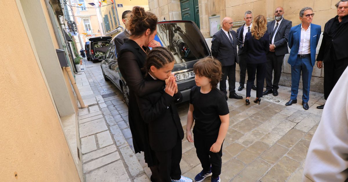 PHOTOS Chantal Nobel, grande absente pour l'adieu à son mari : le ...
