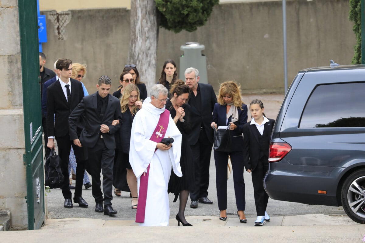 Photo : Exclusif - Anne-Charlotte Julian (fille défunt) - Moment de ...