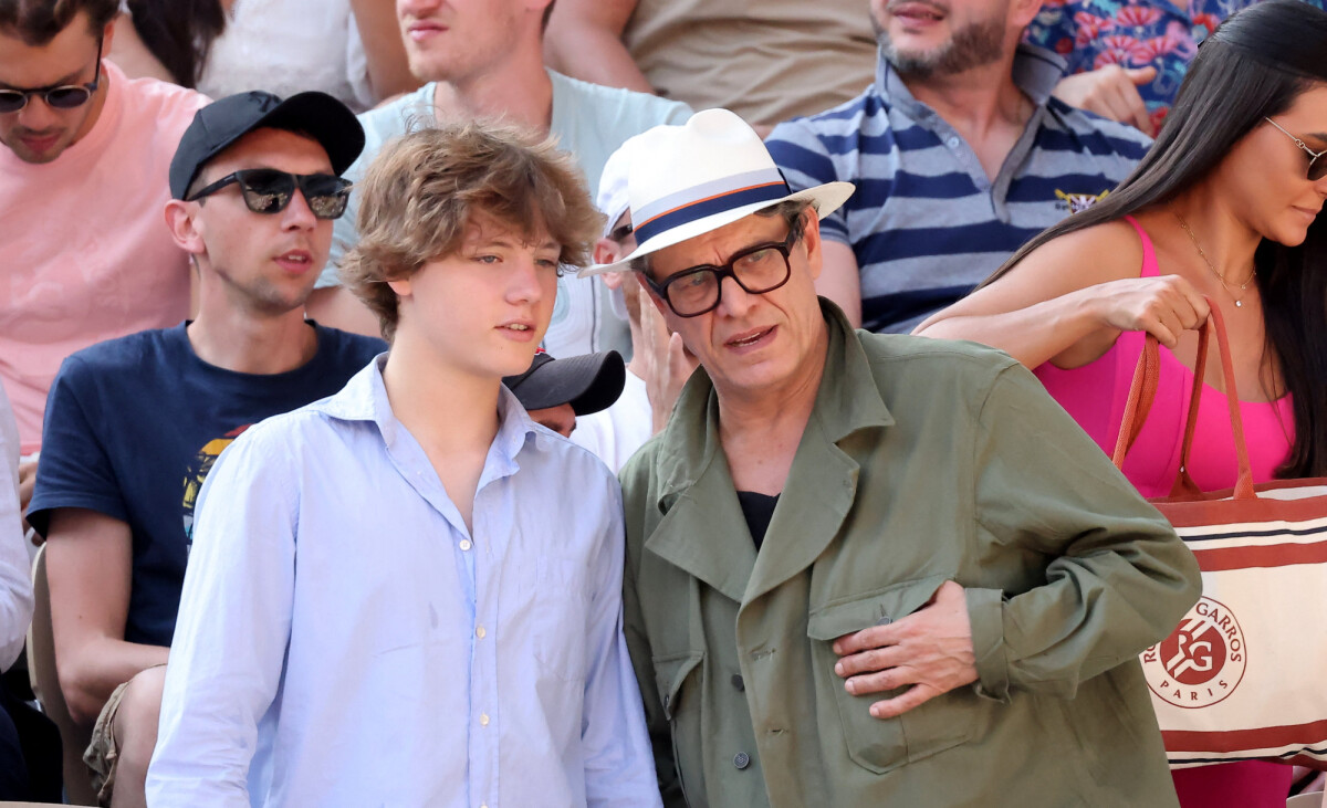 Photo : Marc Lavoine et son fils Roman dans les tribunes des ...