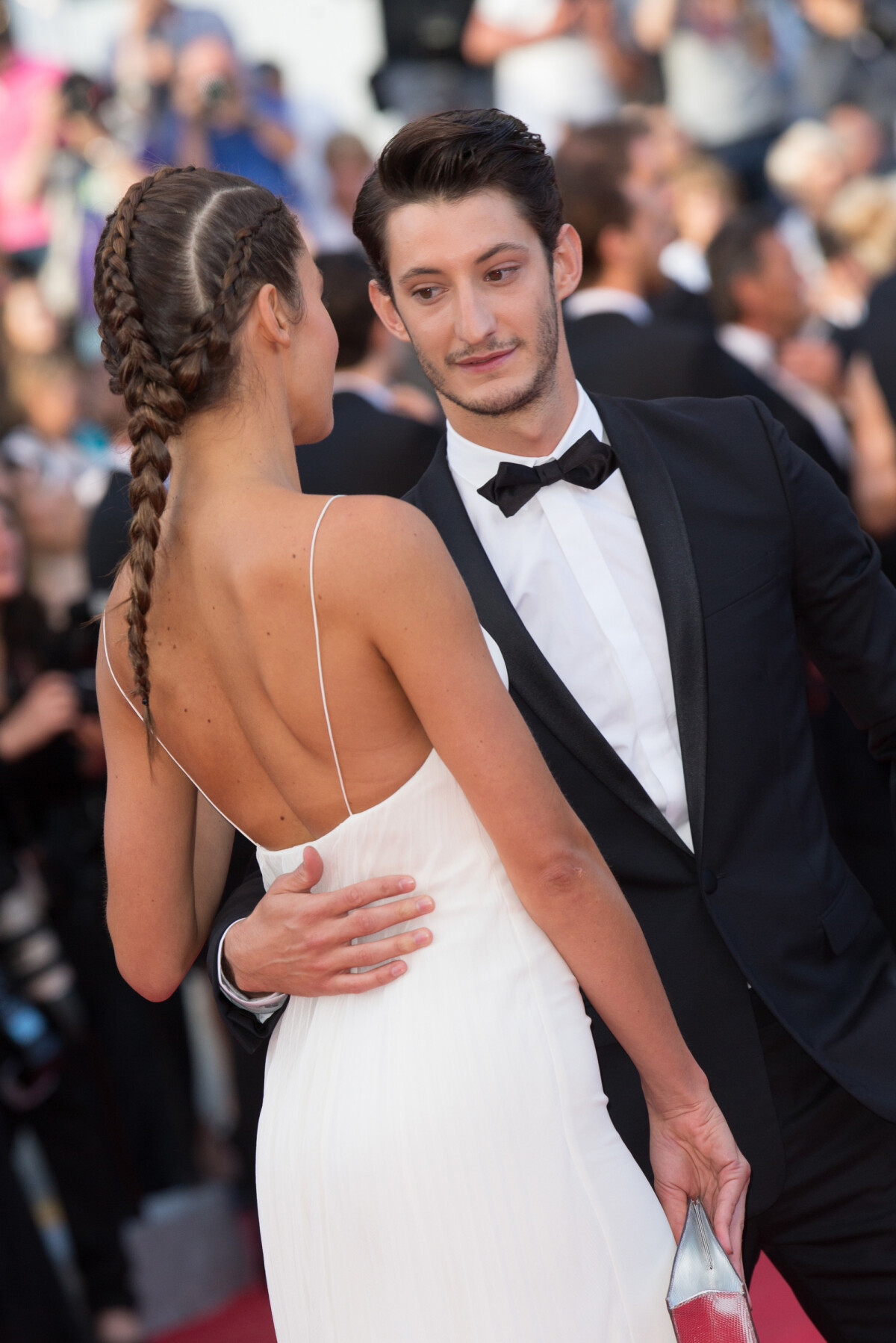 Photo : Pierre Niney et sa compagne Natasha Andrews - Montée des marches du film " How To Train ...