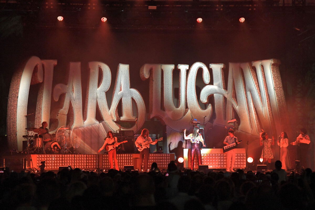 Photo : Clara Luciani en concert au Nice Jazz Festival 2022 sur la ...
