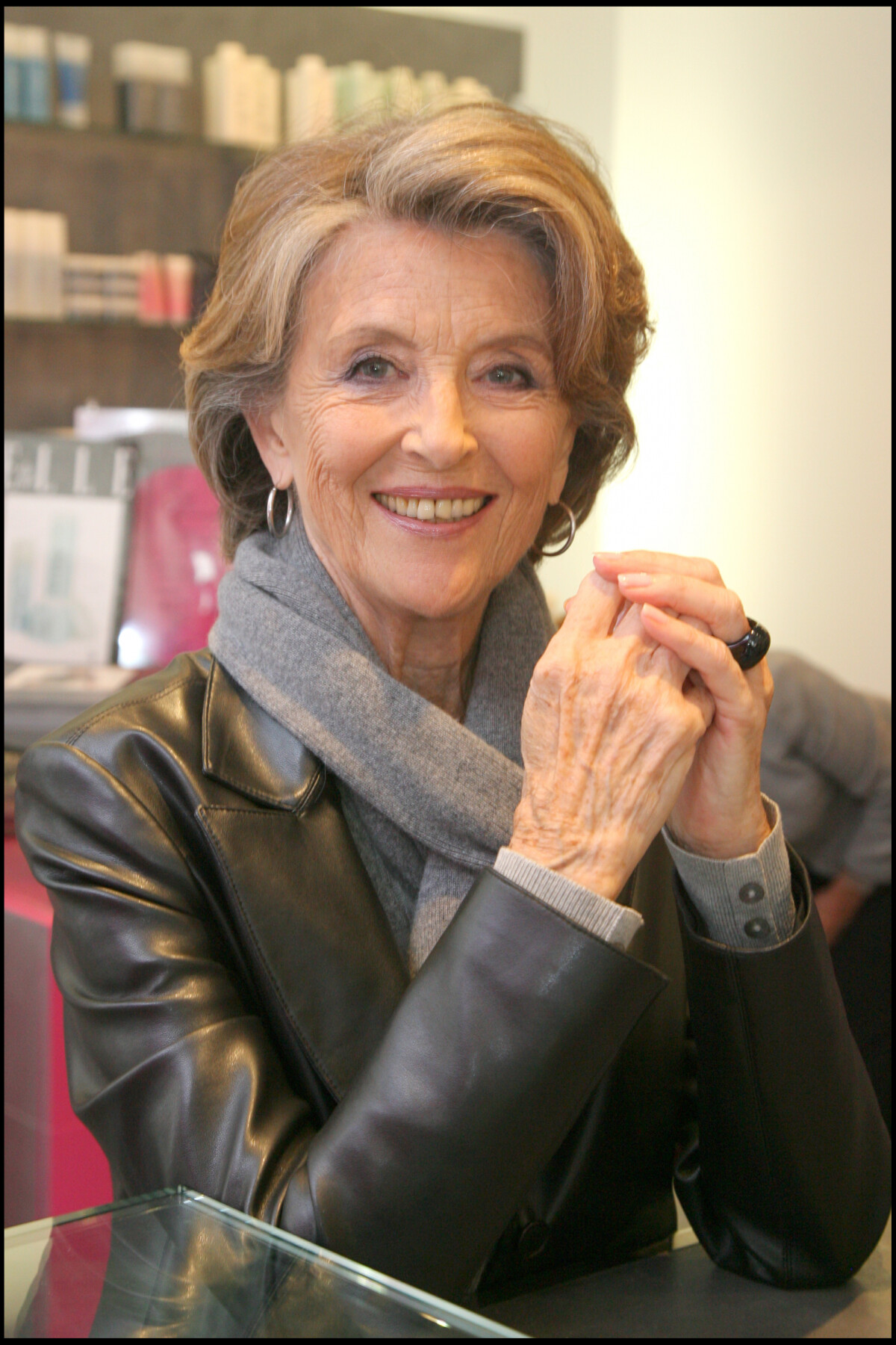 Photo : Il s'agit de l'actrice Nicole Courcel Nicole Courcel, défilé de ...