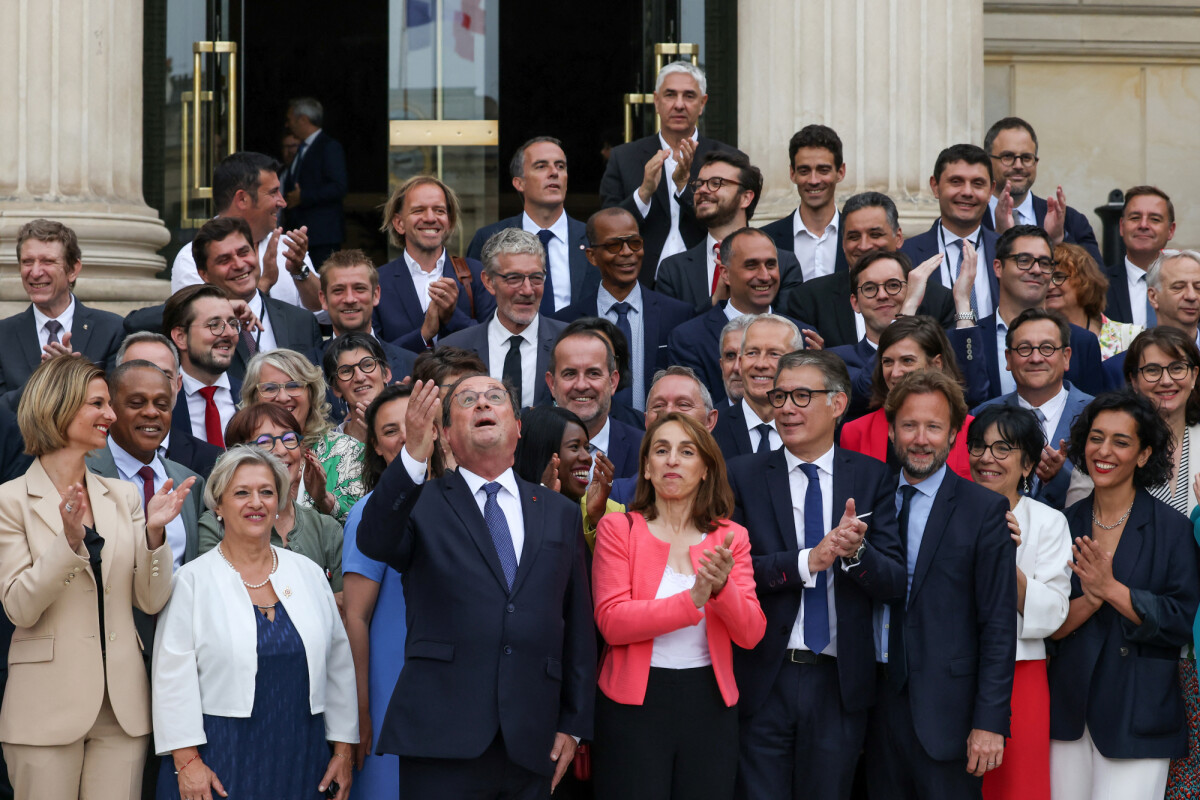 Photo : Lors de la présentation des nouveaux députés socialistes à l ...