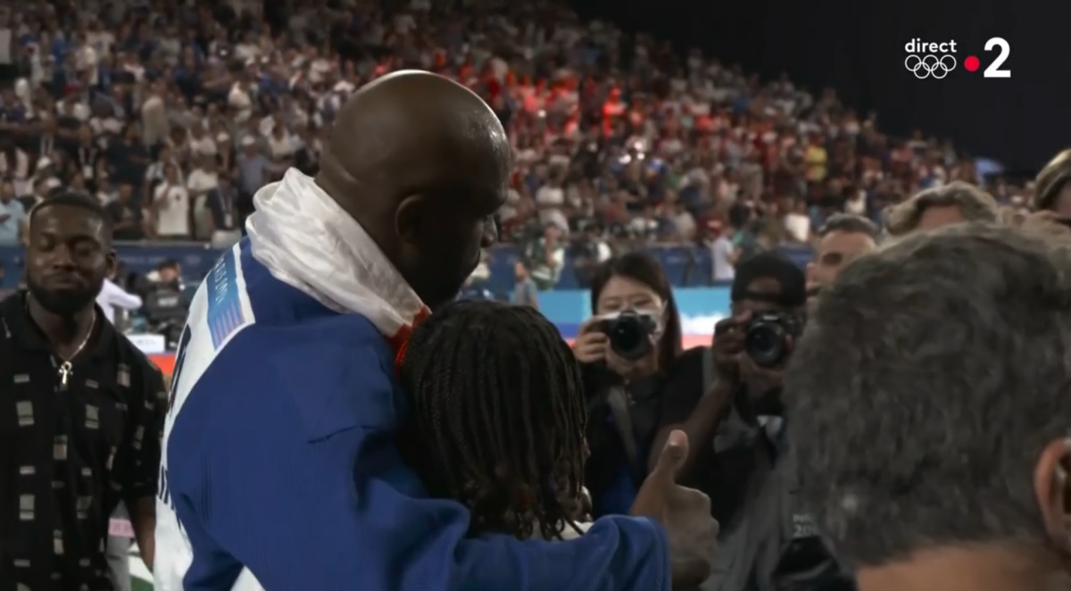 Photo : Teddy Riner félicité par son fils Eden et son ami Omar Sy ...