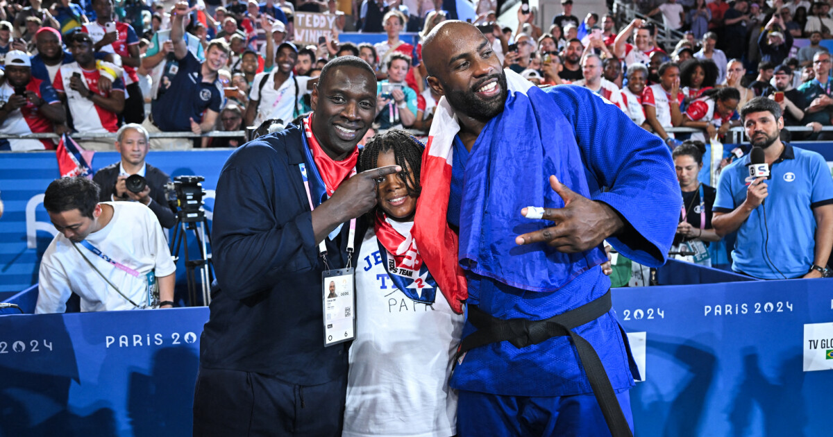 Teddy Riner champion olympique ! Gros câlin avec Omar Sy après la ...
