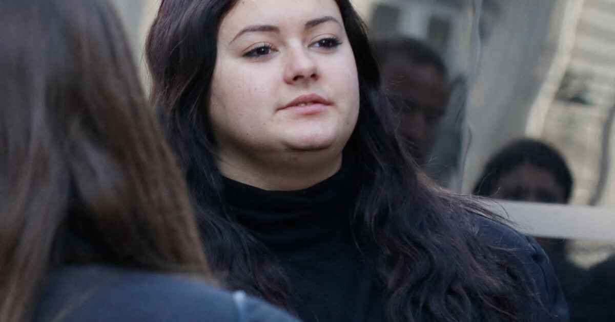 "Je fais le triple du poids d'une Miss France" : Lou Pernaut se confie ...