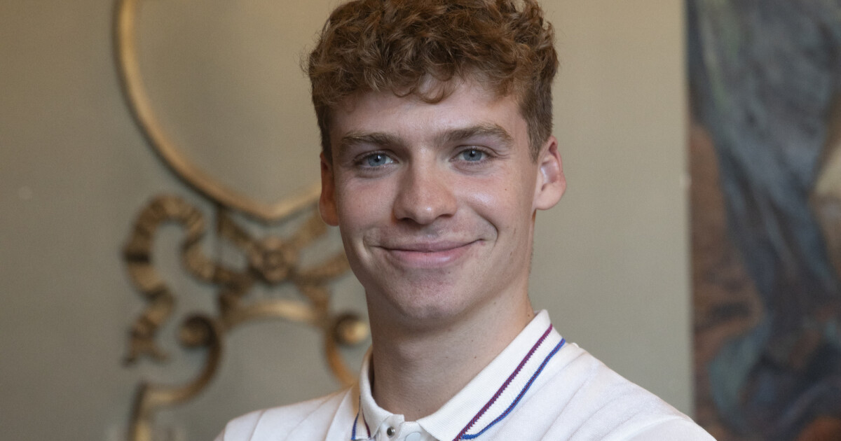Léon Marchand fait des infidélités à la natation : une nouvelle ...