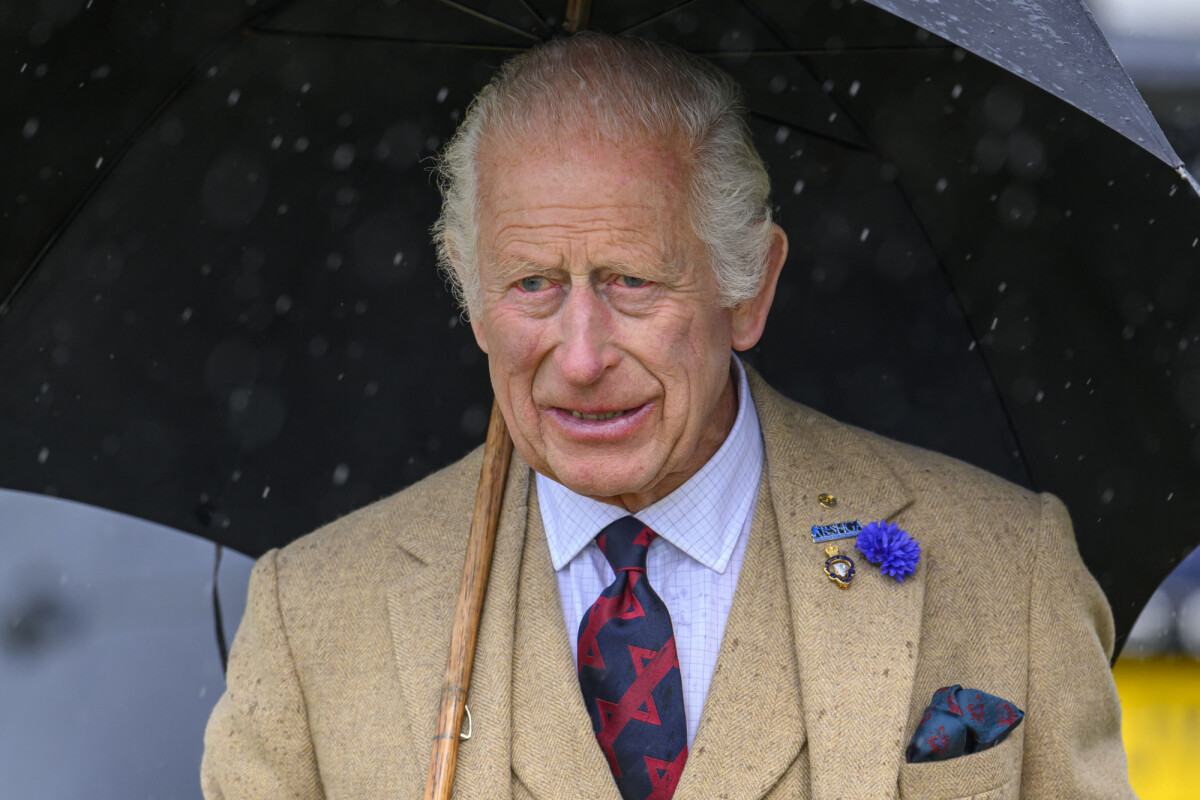 Photo : Le roi Charles III d'Angleterre assiste aux Jeux des Highlands ...