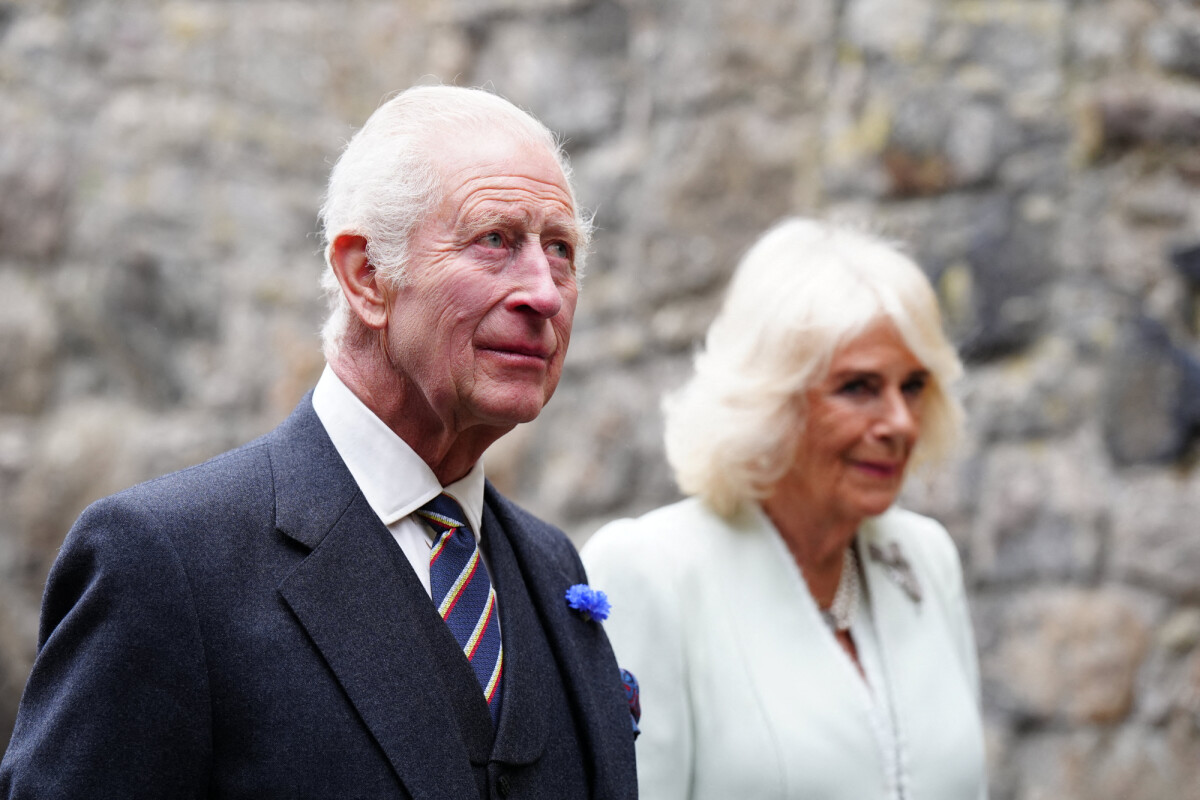Photo : Charles III et de la reine Camilla assistant à une célébration ...