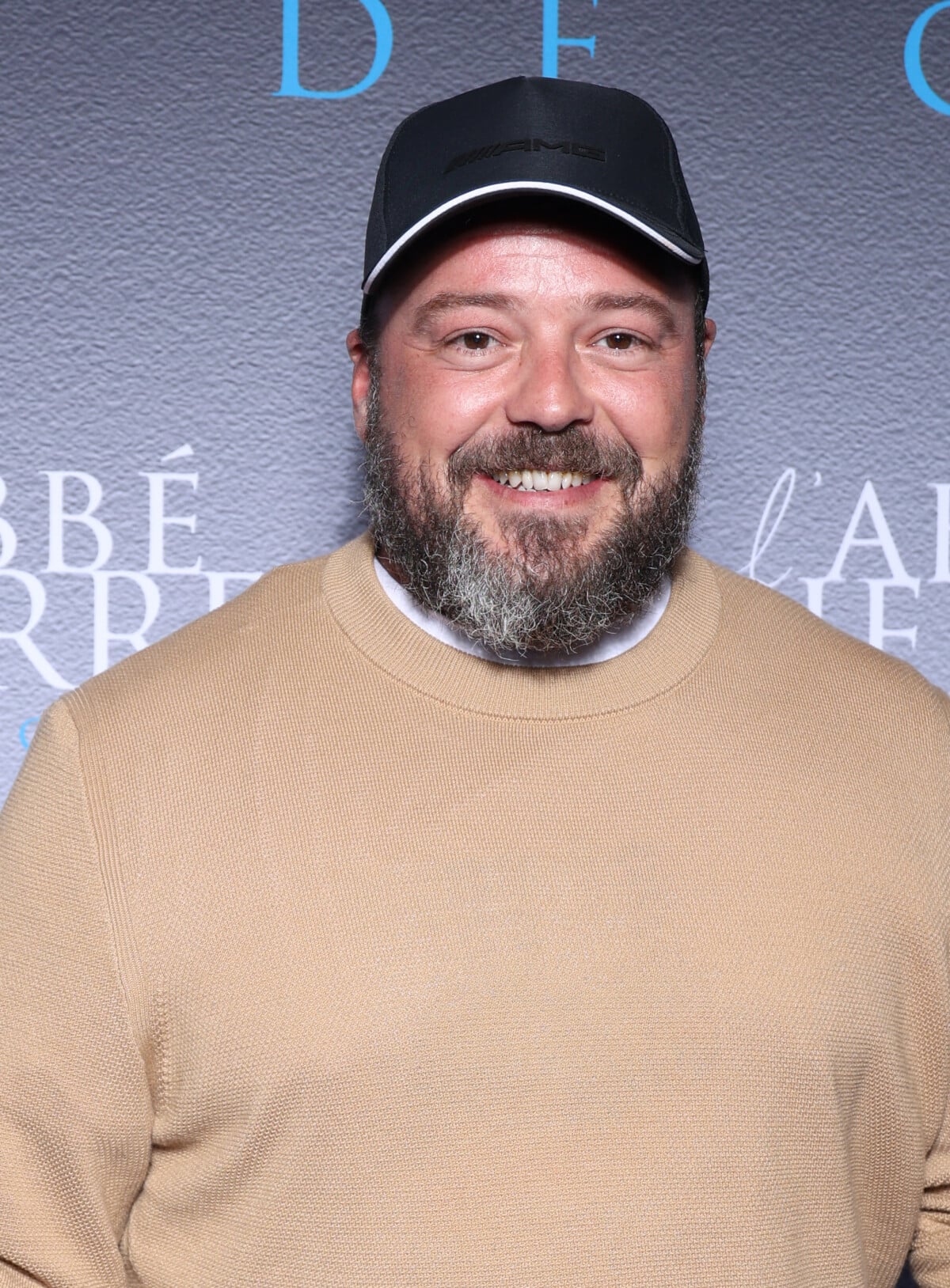 Photo : Alban Ivanov lors de l'avant-première du film "L'Abbé Pierre ...