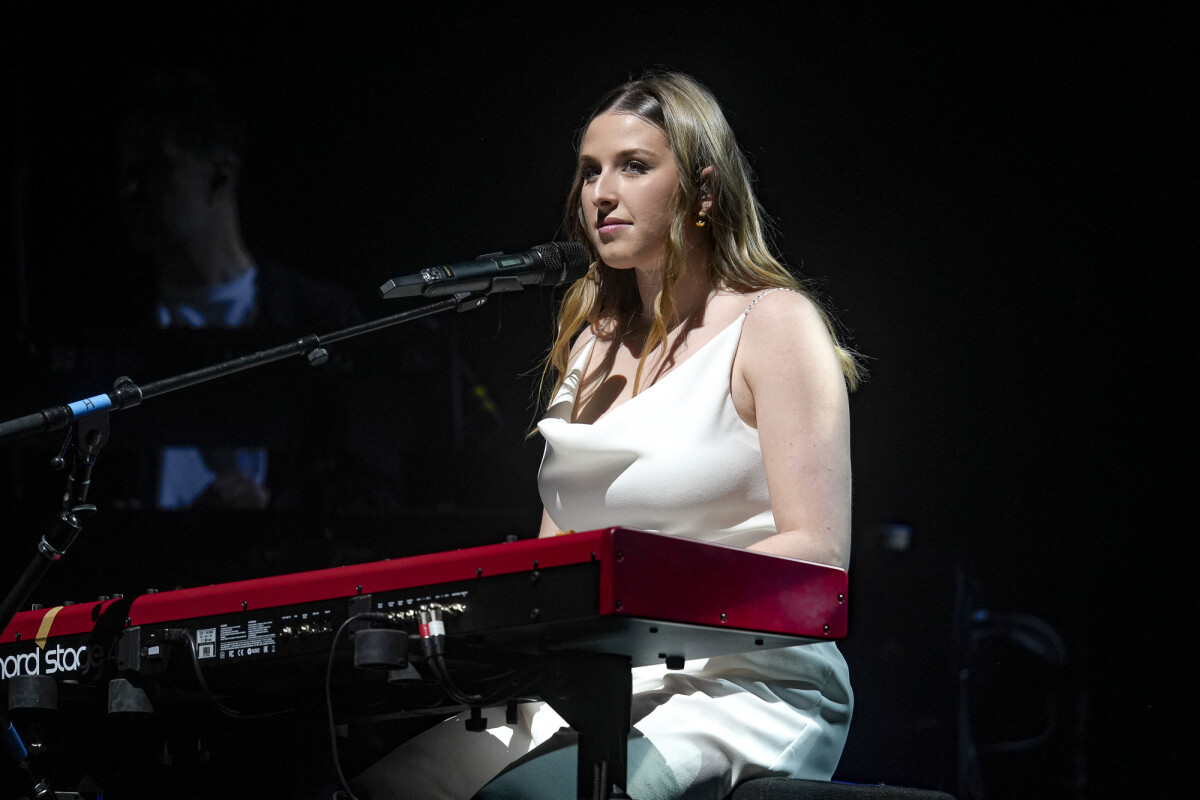 Photo : Héléna Bailly lors du concert de la Star Academy à Lyon, le 15 ...