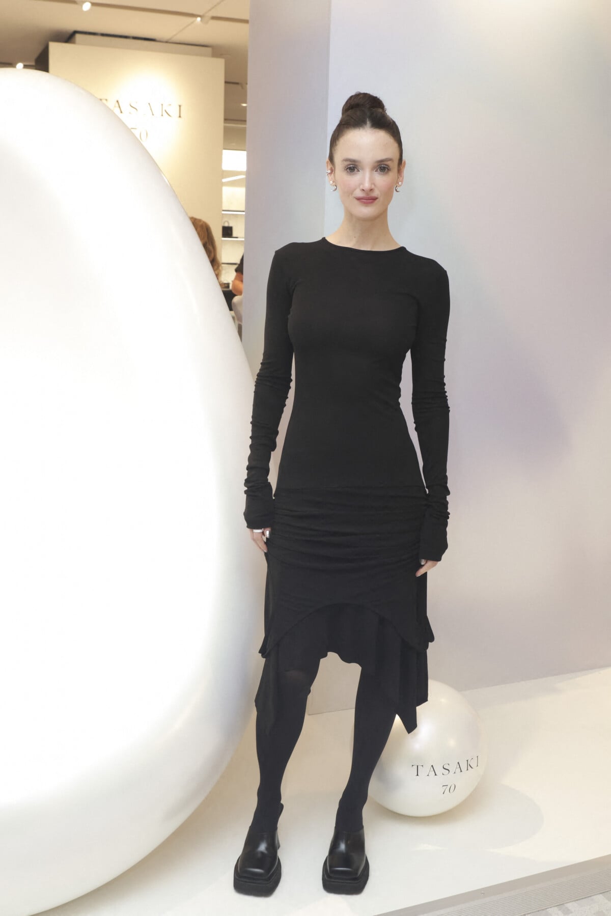 Photo : Charlotte Le Bon était l'invitée d'un superbe anniversaire ...