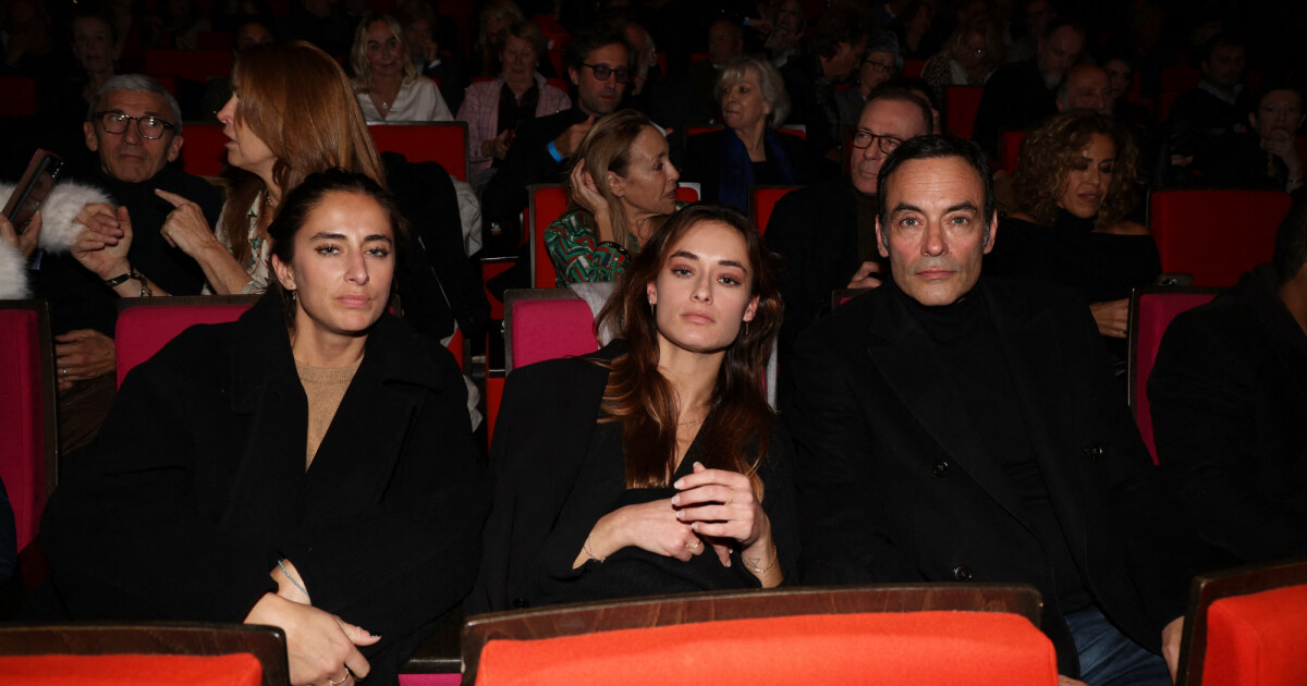 Alain Delon : Sa petite-fille Loup avec son cher Loubo à Douchy, Alain Delon : Sa petite-fille Loup avec son cher Loubo à Douchy,