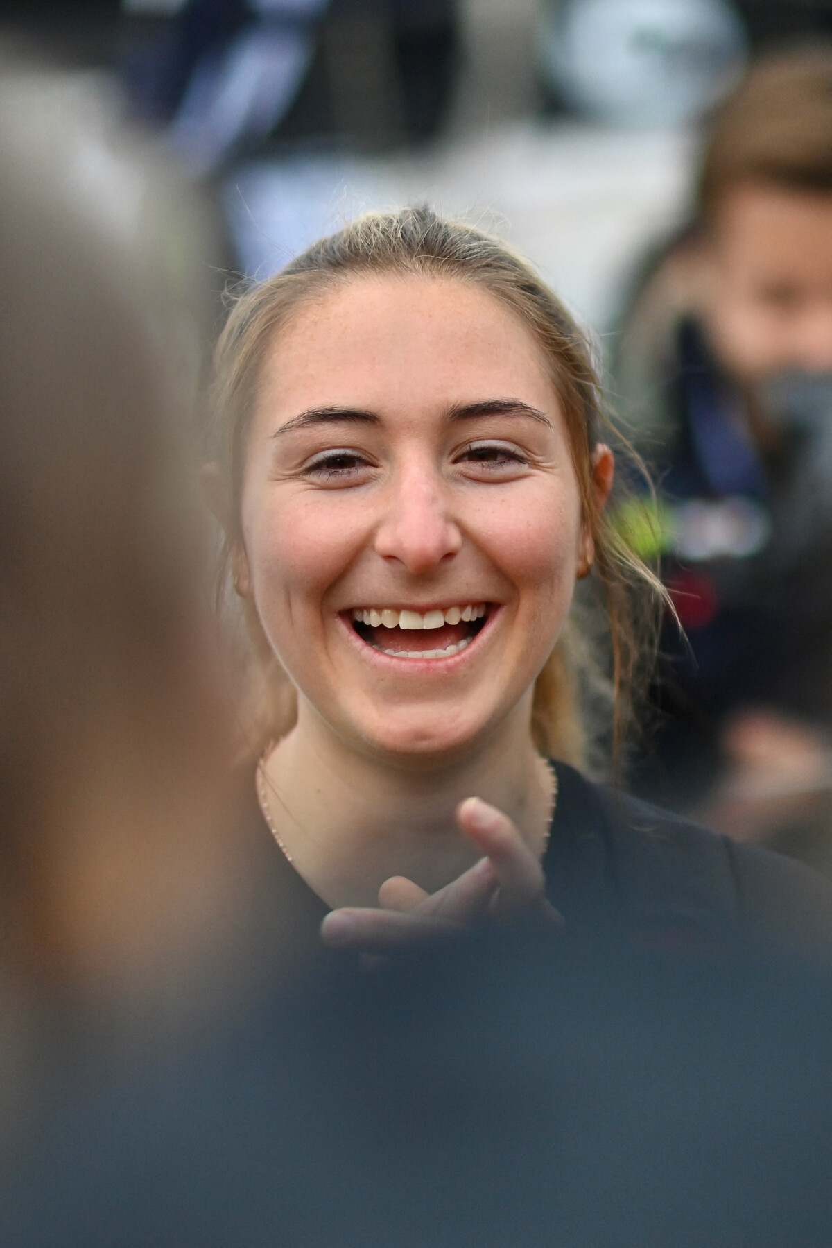 Photo : Violette Dorange a pris à bord "une liseuse, des podcasts, des ...