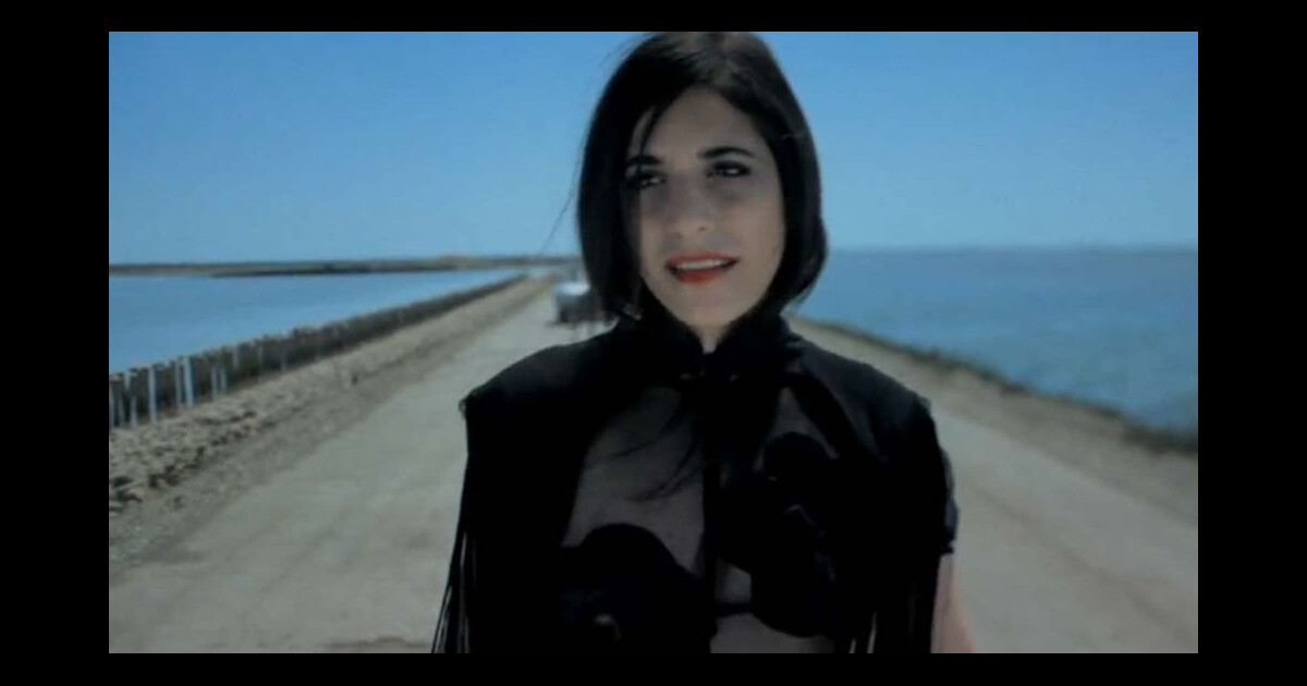 Découvrez Brune, une artiste à fleur de peau qui n'a pas peur du rock ...