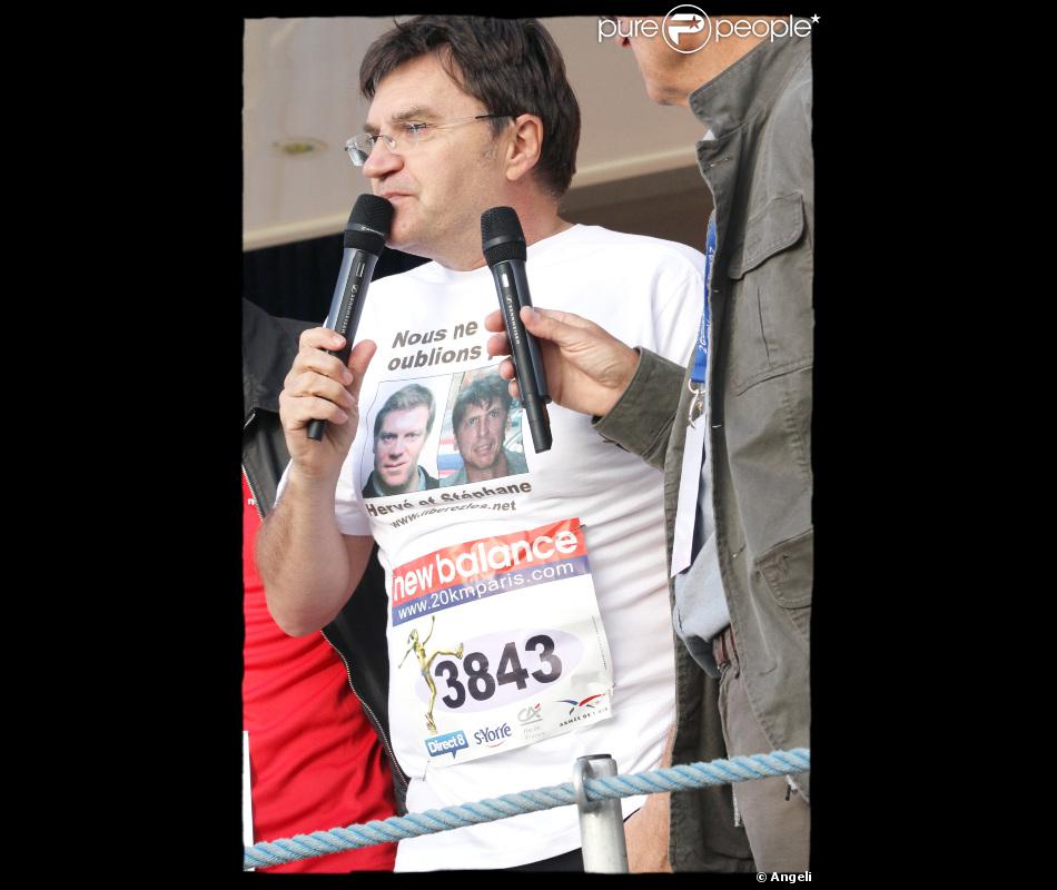 Patrick Montel lors de la 32e édition des 20 km de Paris, le 10 octobre ...