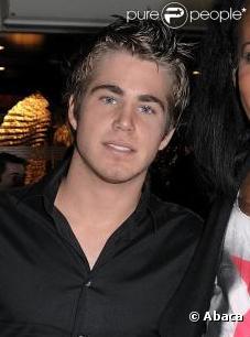 Dans la famille Castaldi... on demande le petit frère, Giovanni ...