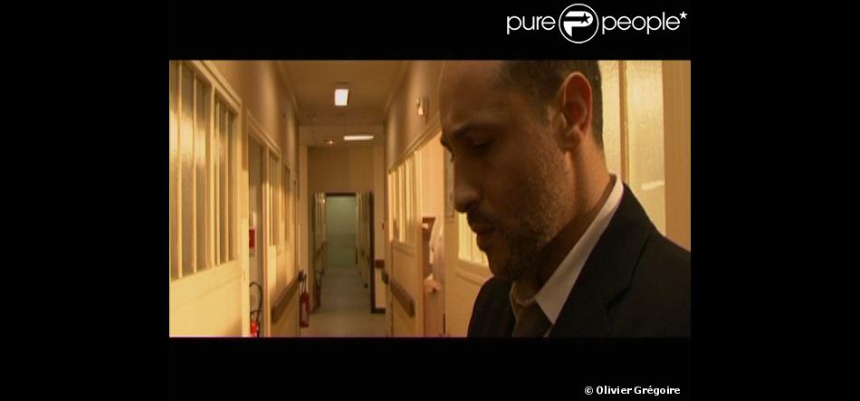 David Sarfati dans Une femme en miroir, d'Olivier Grégoire - Purepeople