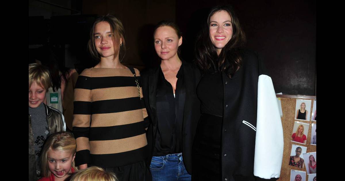Natalia Vodianova, Stella McCartney et Liv Tyler au défilé Stella ...
