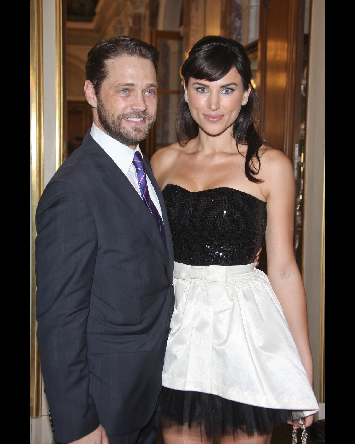 Photo : Jason Priestley et Naomi Lowde lors d'un photocall à l'occasion ...