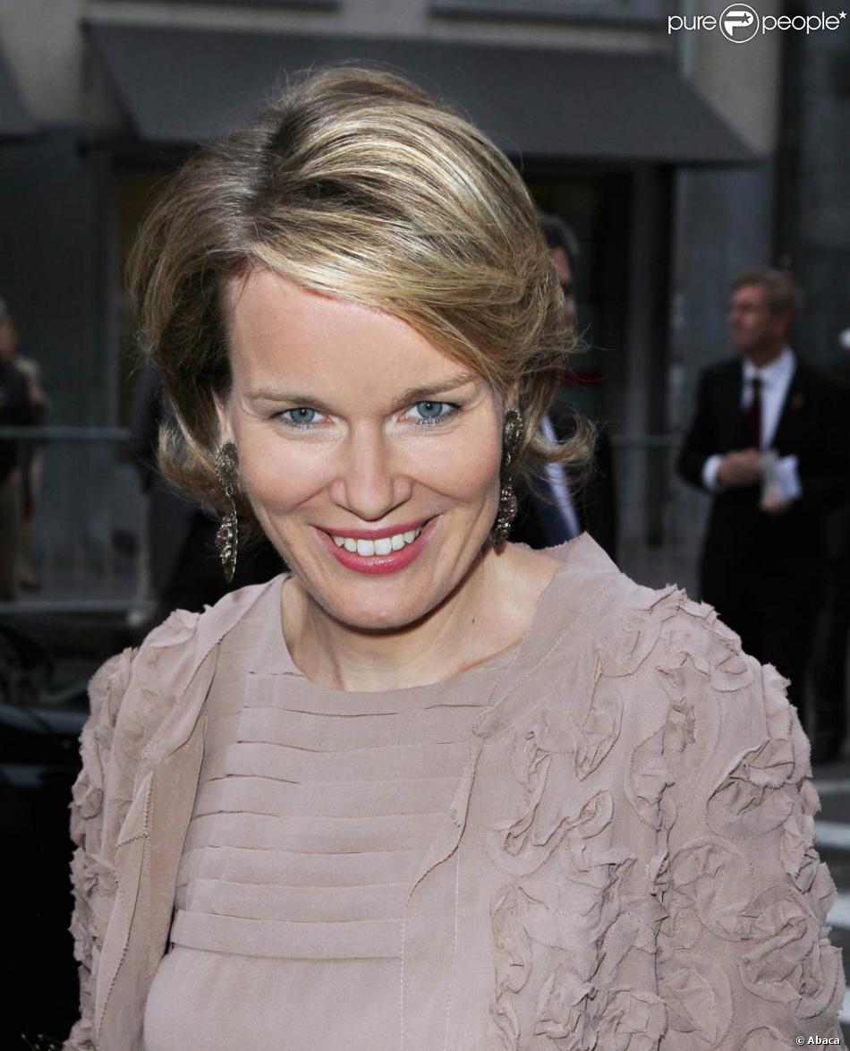 La princesse Mathilde de Belgique arrive avec son époux Philippe, mardi ...