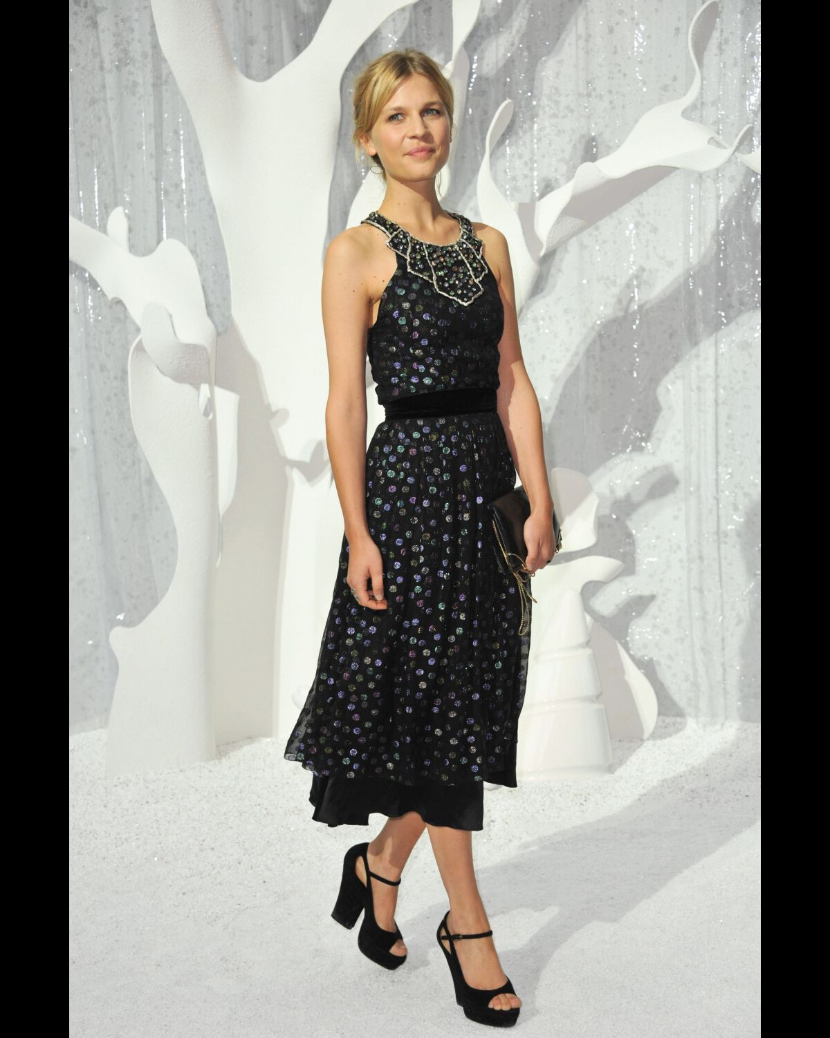 Photo : Clémence Poesy adopte le beauty look nude. - Purepeople