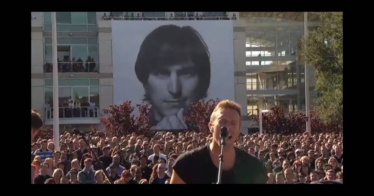 Mémorial pour Steve Jobs organisé au siège d'Apple, à Cupertino en ...