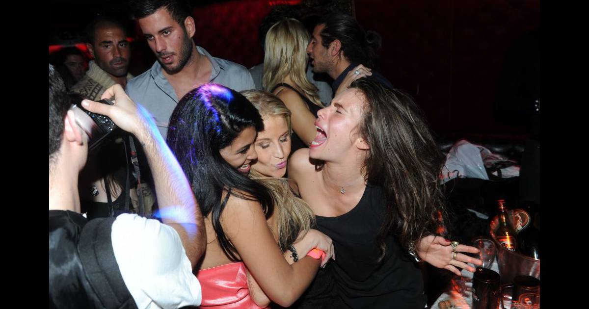 Ayem, Juliette et Sabrina lors de l'anniversaire d'Ayem de Secret Story ... Ayem, Juliette et Sabrina lors de l'anniversaire d'Ayem de Secret Story ...