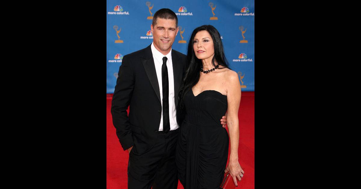 Matthew Fox et sa femme posent lors de la soirée des Emmy Awards en ...
