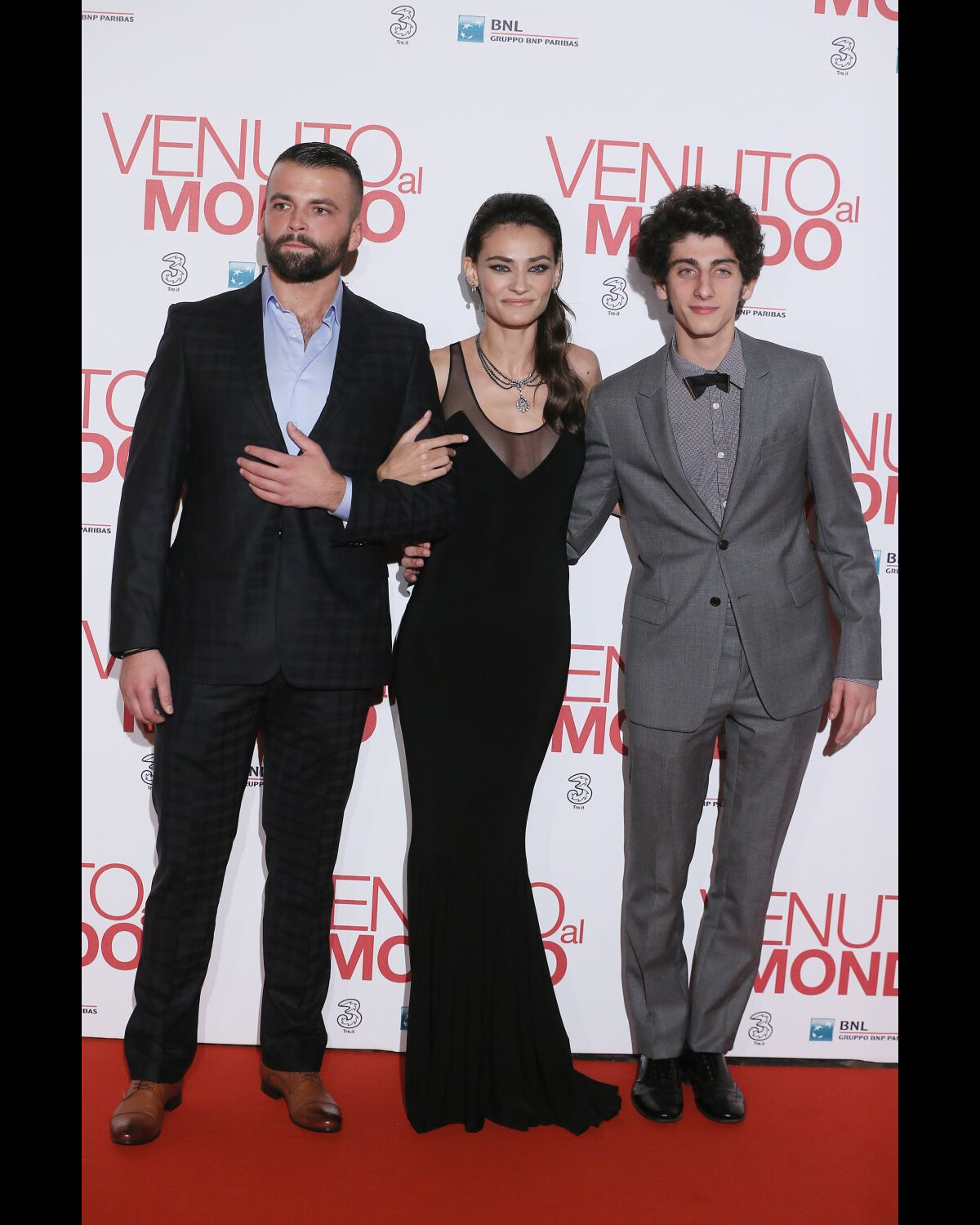 Photo : Les acteurs Adnan Haskovic, Saadet Aksoy et Pietro Castellitto ...