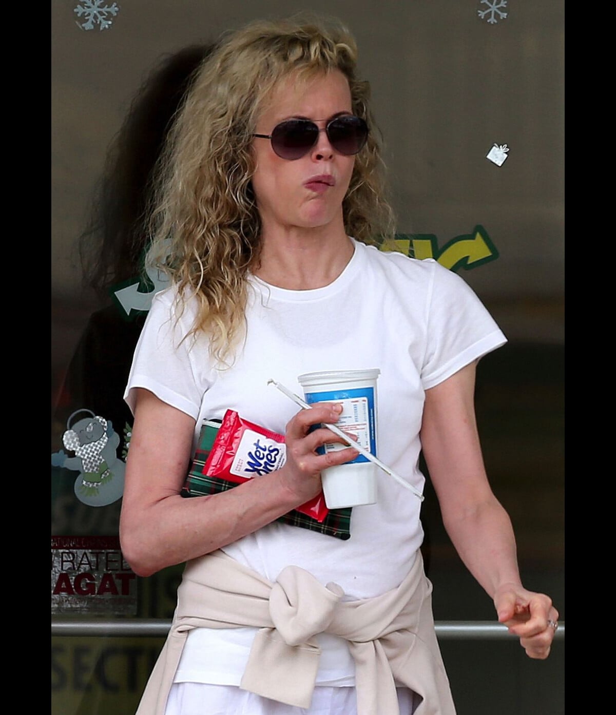 Photo : Kim Basinger à Hawaï avec sa fille Ireland Baldwin et Slater ...