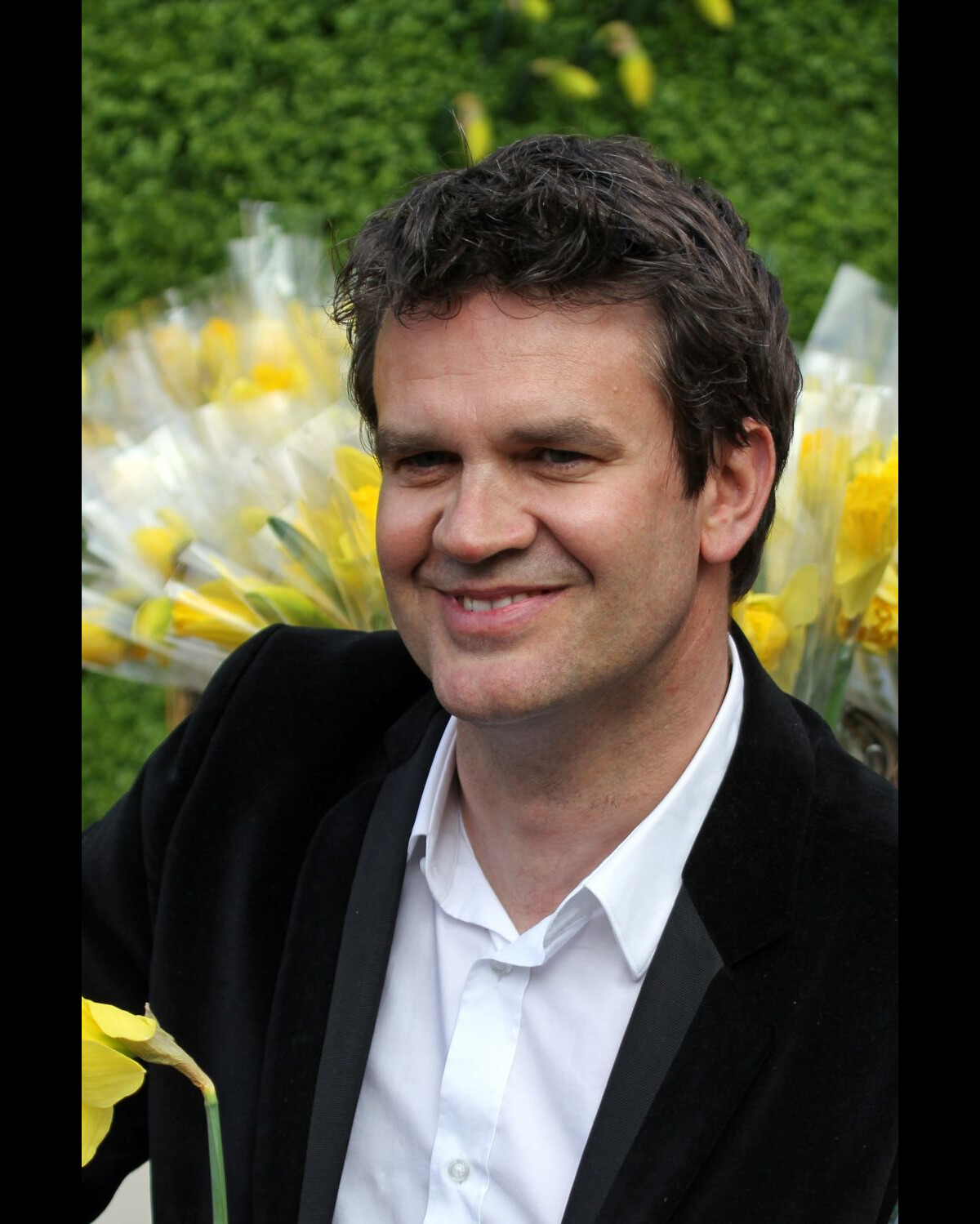 Photo : Hervé Mathoux lors du lancement de l'opération 'Une jonquille ...