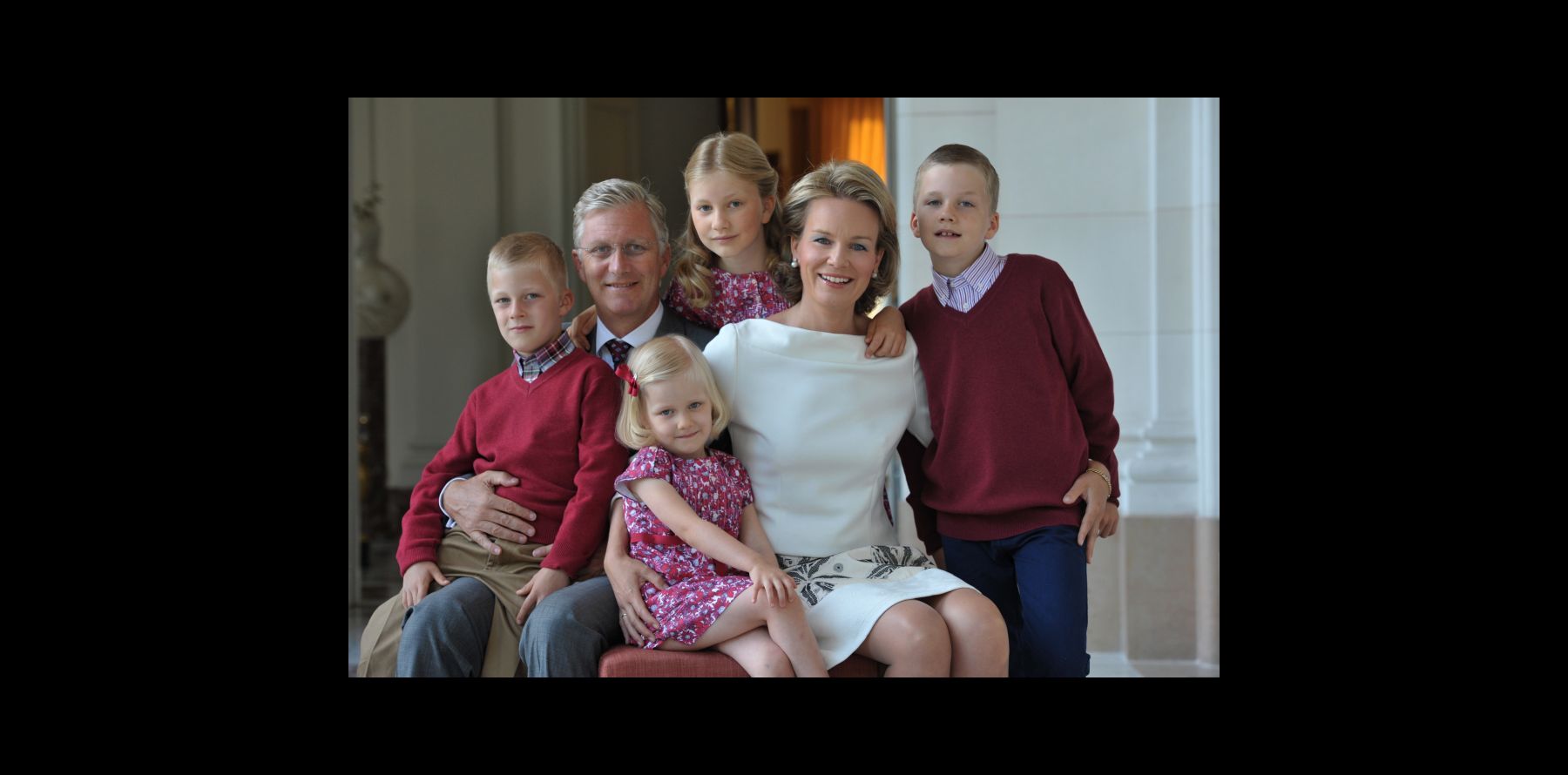 Philippe et Mathilde de Belgique : Poses de fêtes complices avec leurs ...