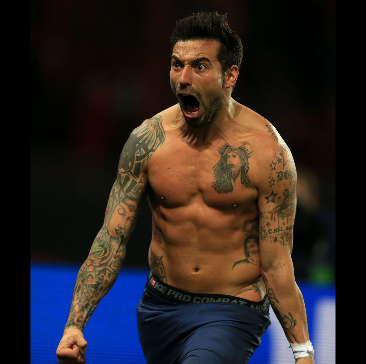 Vidéo : Ezequiel Lavezzi lors du match de Ligue des champions entre le ...