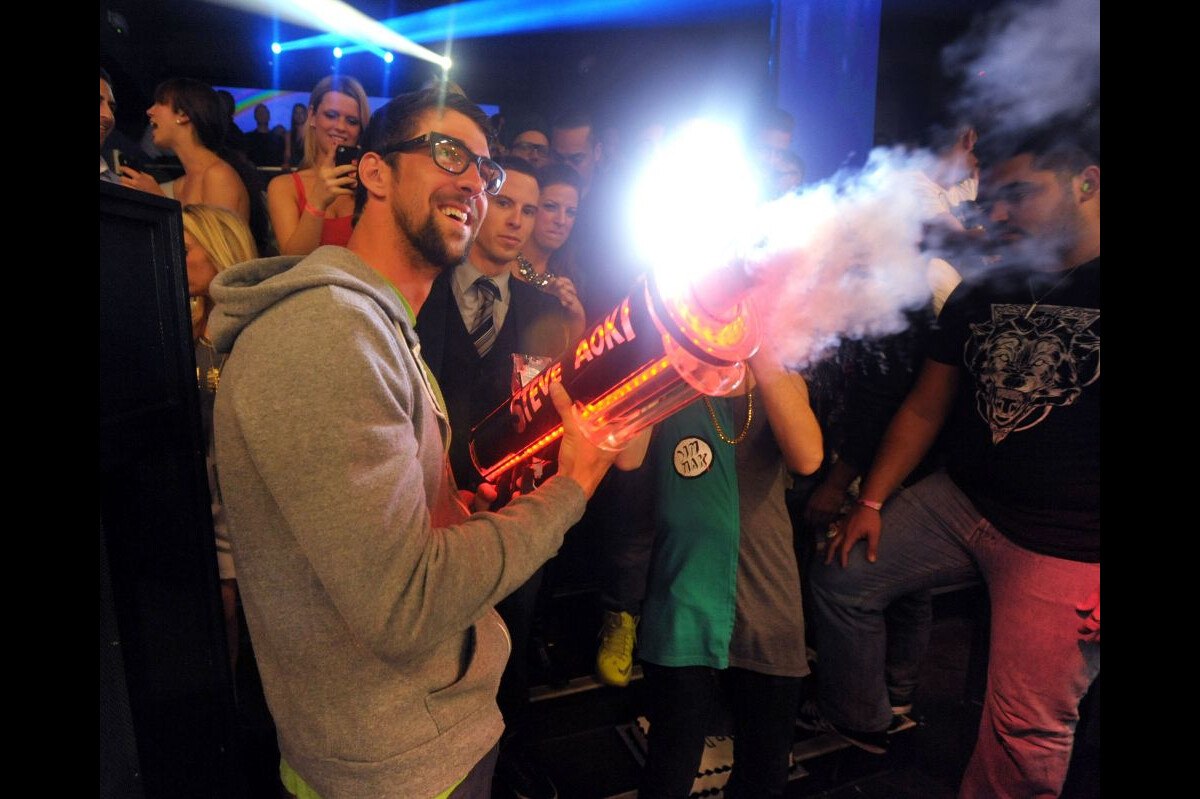 Photo : Michael Phelps, DJ lors d'une soirée au Story de Miami Beach le ...