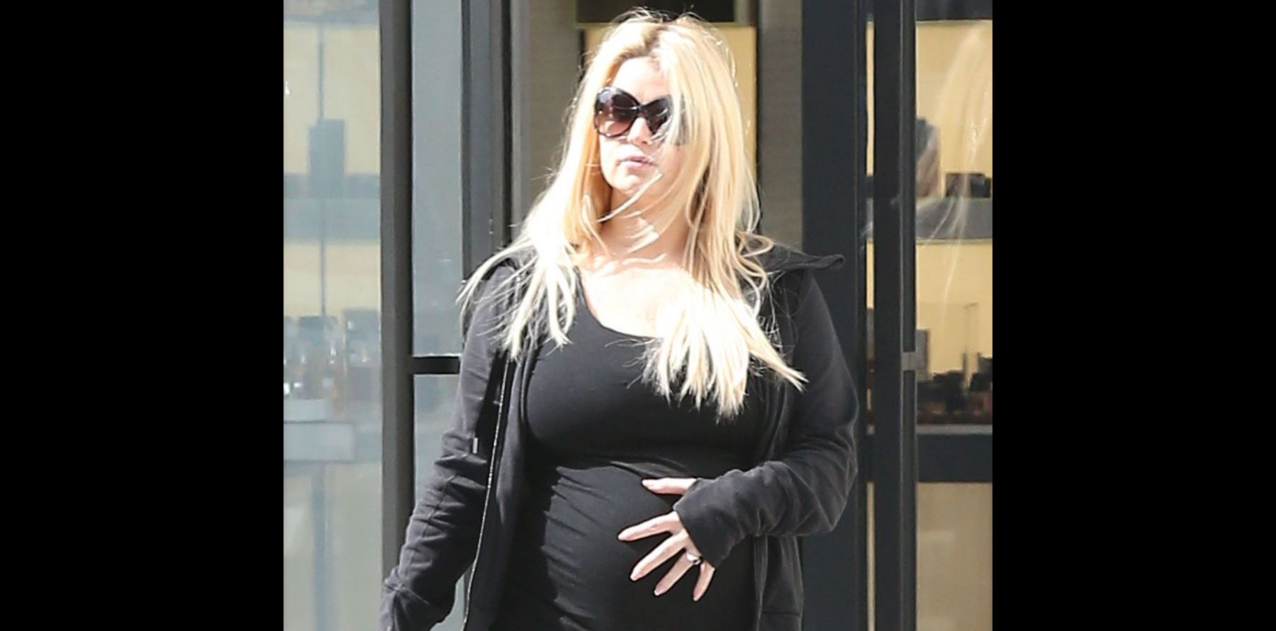 Jessica Simpson très enceinte : Accro au jogging et victime de fièvre ...