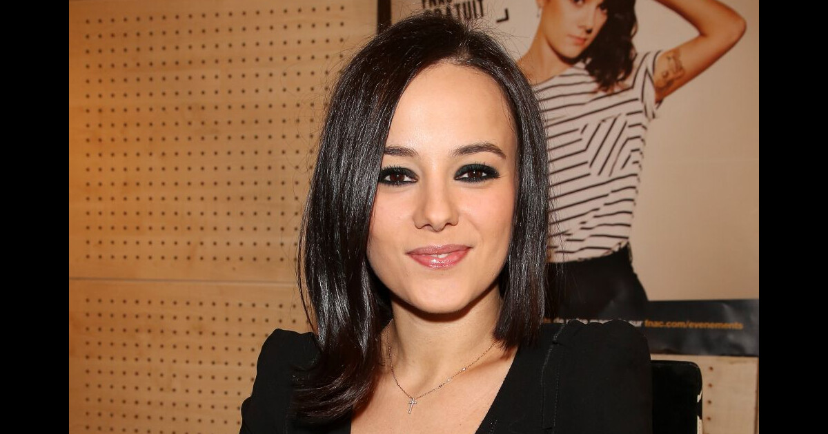 Alizée, sublime et comblée par ses fans pour la sortie de son album 5 ...