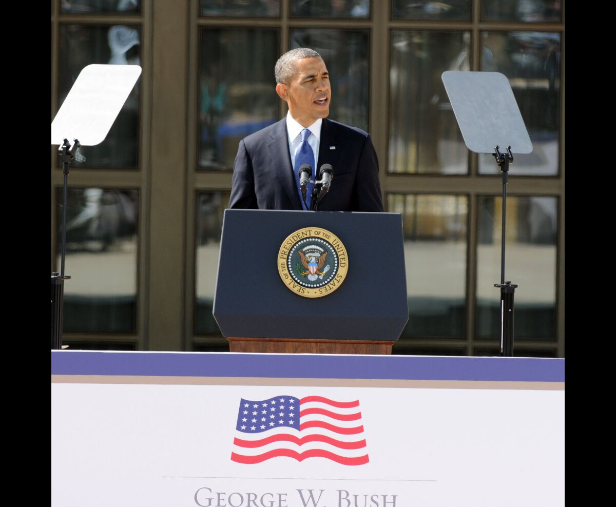Photo : Barack Obama fait un discours lors de l'inauguration du George ...