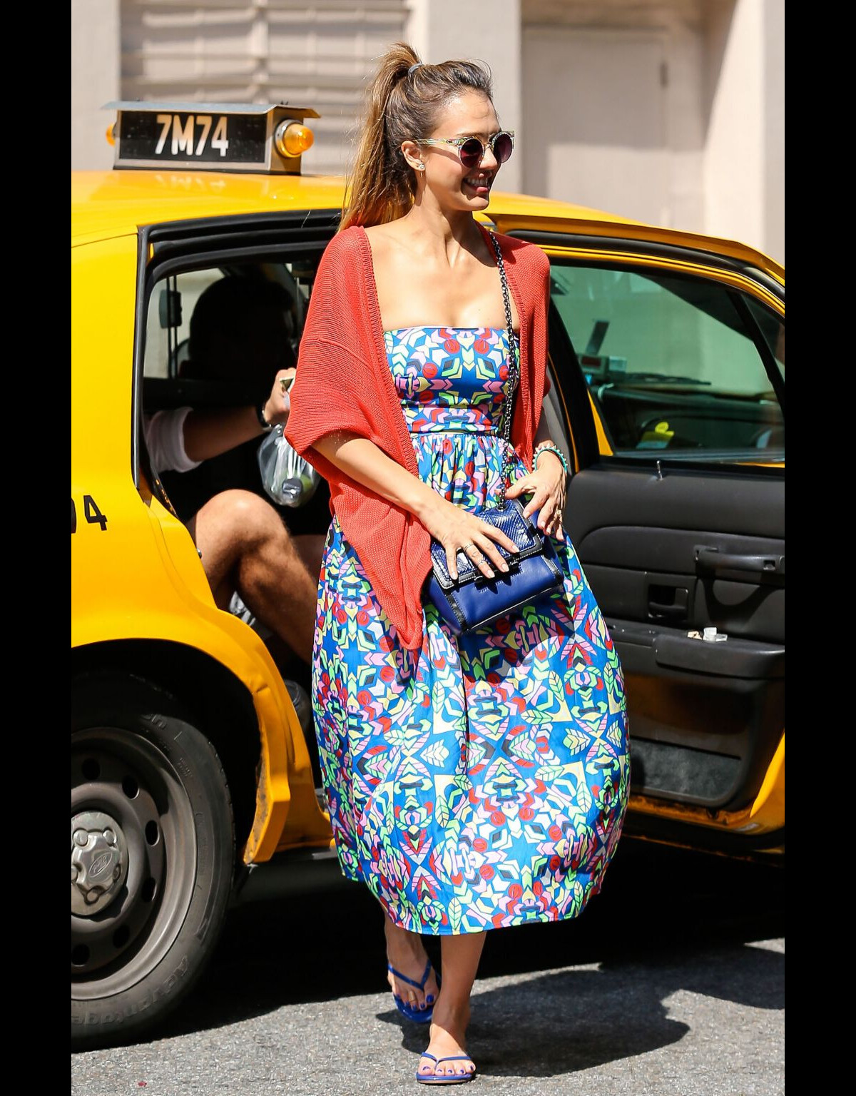 Photo : Jessica Alba, s'autorise une balade et une gourmandise avec son ...