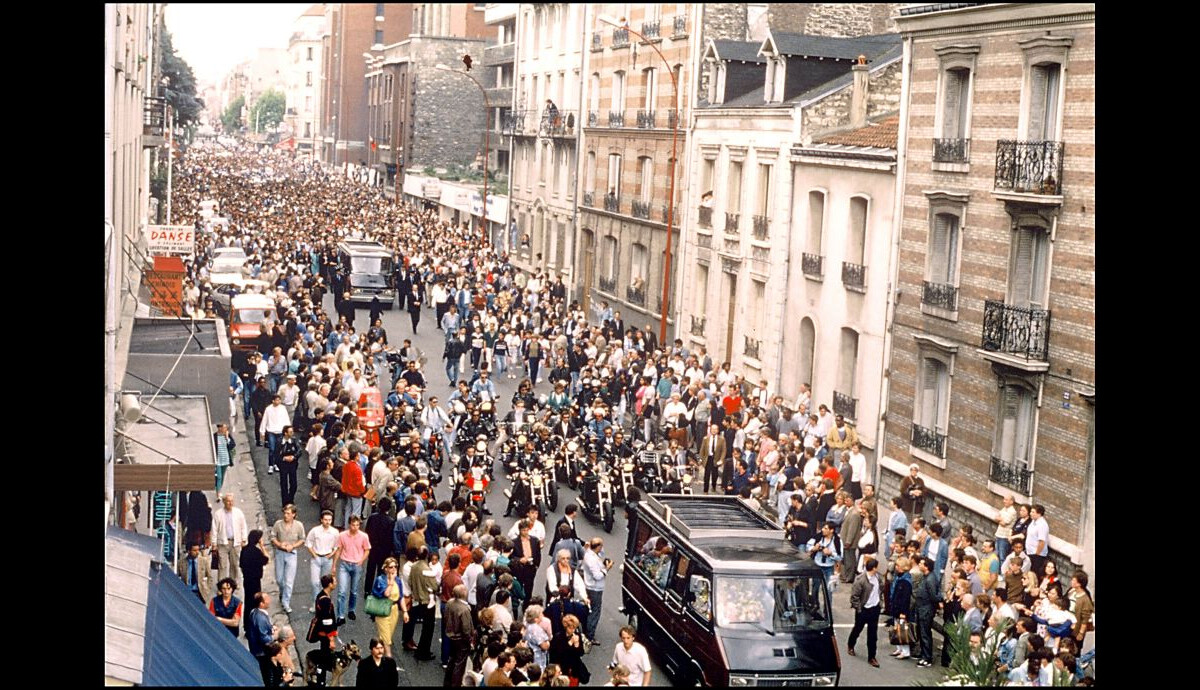 Photo : Les obsèques de Coluche à Montrouge le 24 juin 1986. - Purepeople