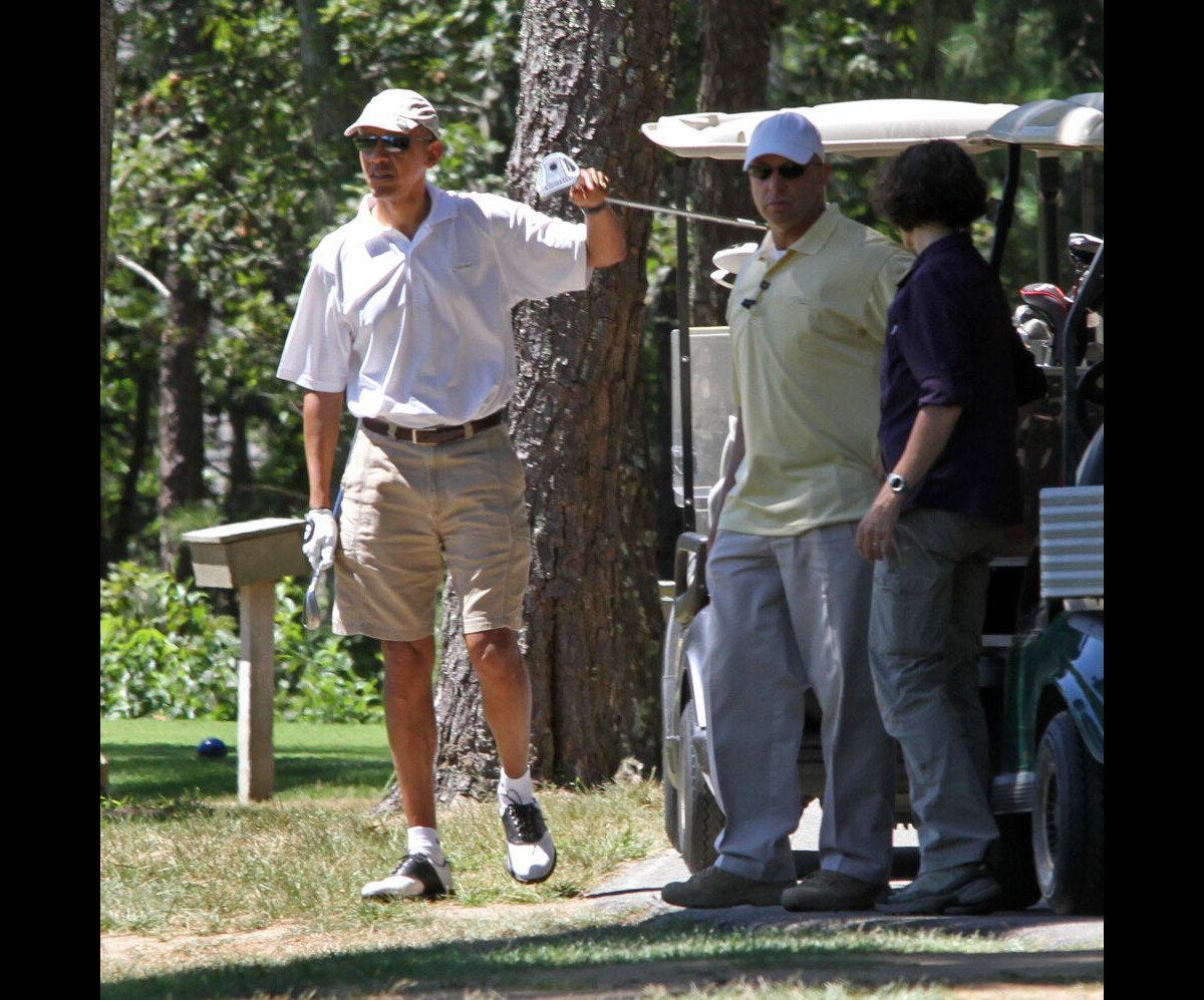 Photo : Barack Obama s'offre une partie de golf sur le Farm Neck Golf ...