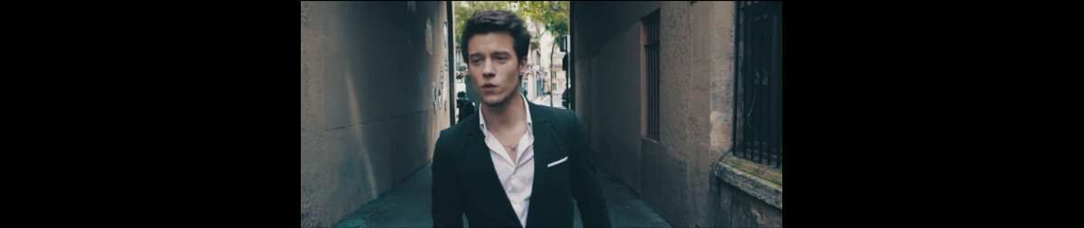 Photo : Sidoine dans son clip On ne vit qu'une fois - Purepeople