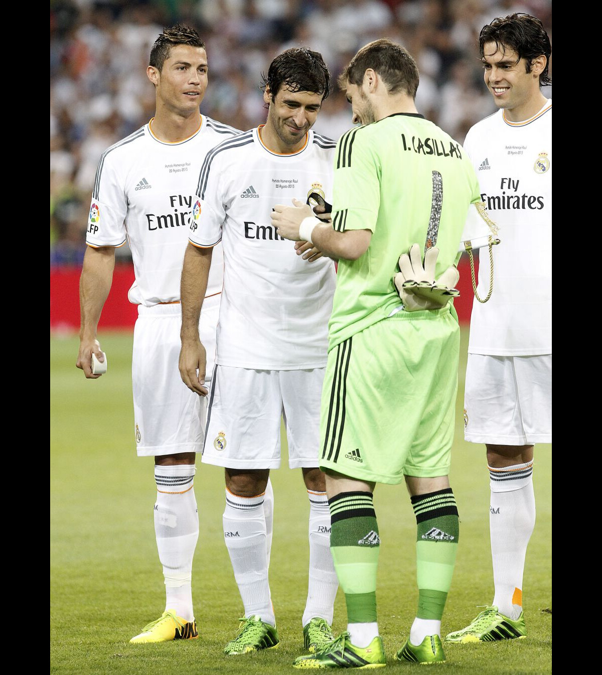 Photo : Cristiano Ronaldo, Raul, Iker Casillas et Kaka à Madrid le 22 ...
