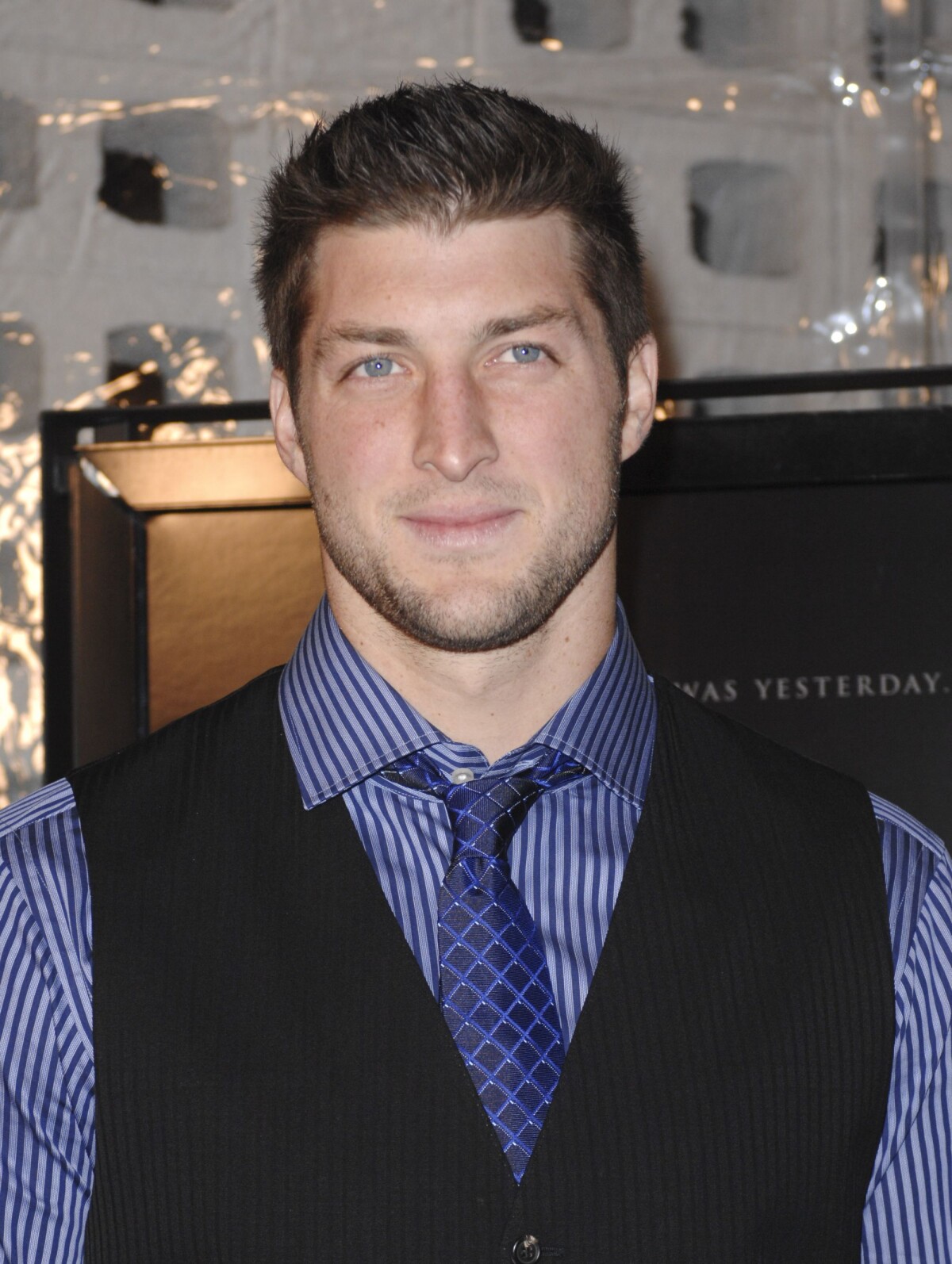 Photo : Tim Tebow à l'ArcLight Cinemas de Los Angeles le 13 février ...